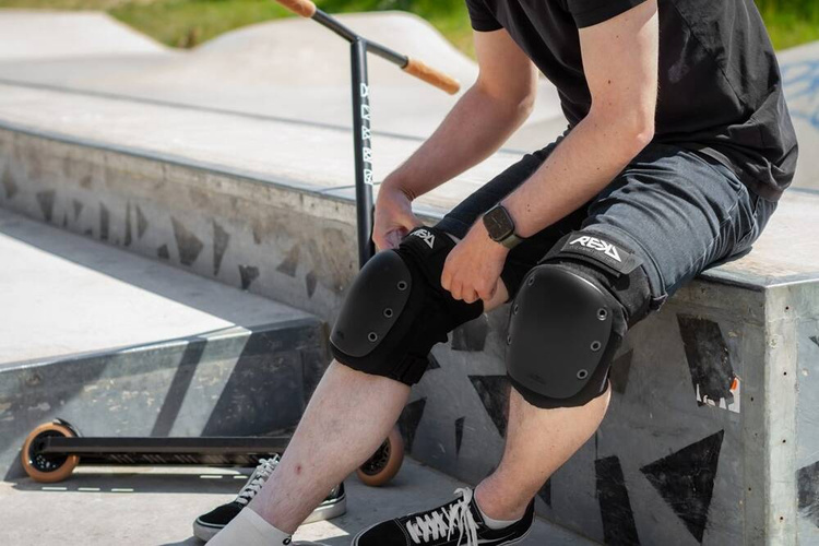 Ochraniacze REKD Ramp Knee Pads XL Czarne | Sklep MiejskieSporty.pl
